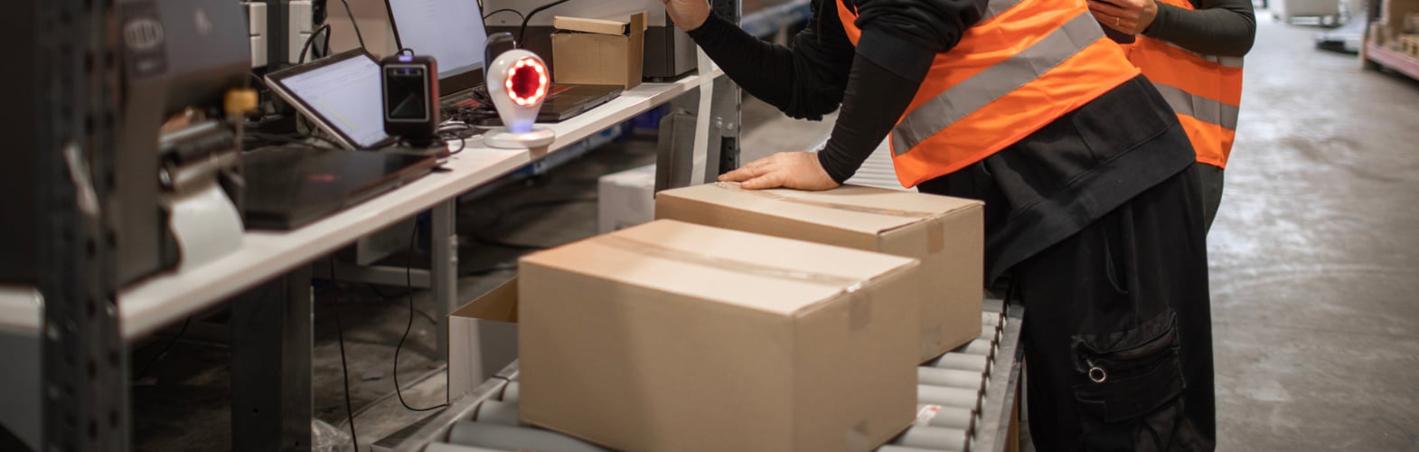 How to Decide Between Offering DDU or DDP | International Delivery | Parcel2Go